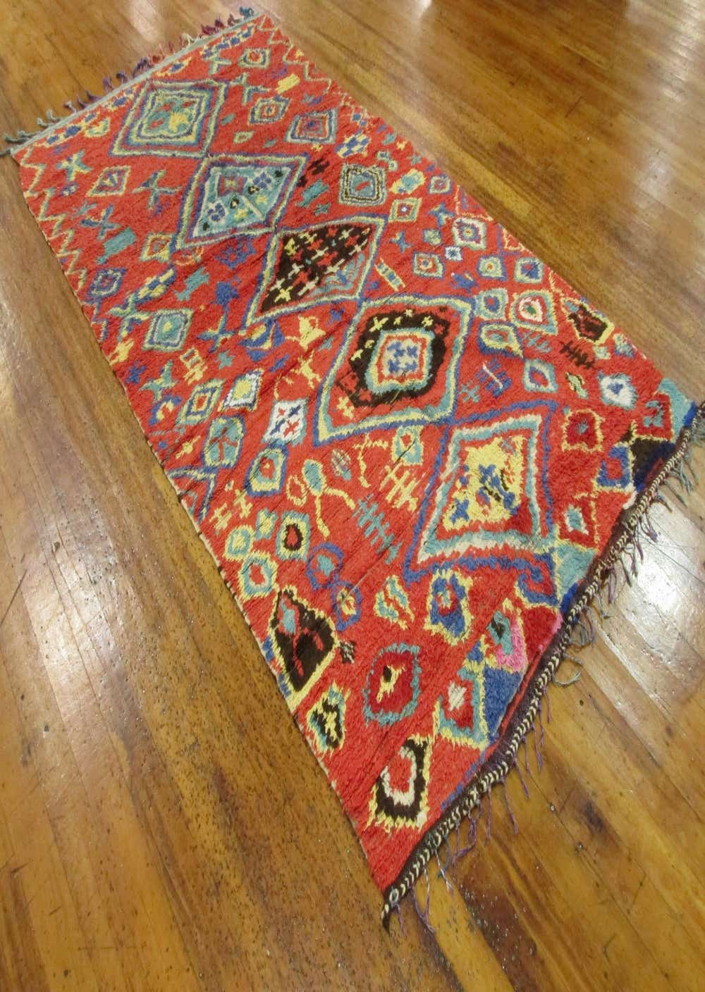 Red 5' 1 x 9' 8 Moroccan Rug | eSaleRugs