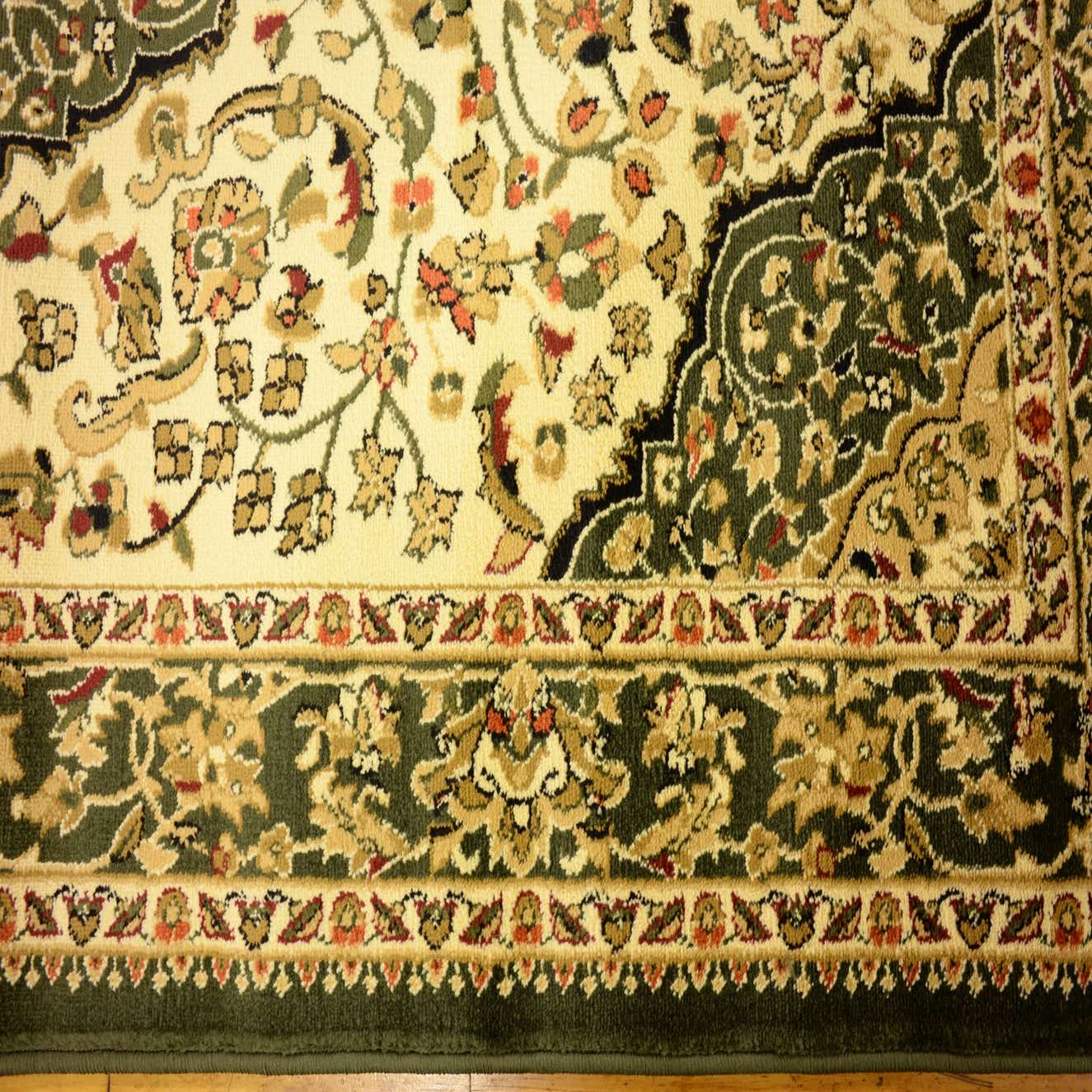 Ivory 5' x 7' 7 Kashan Design Rug | eSaleRugs