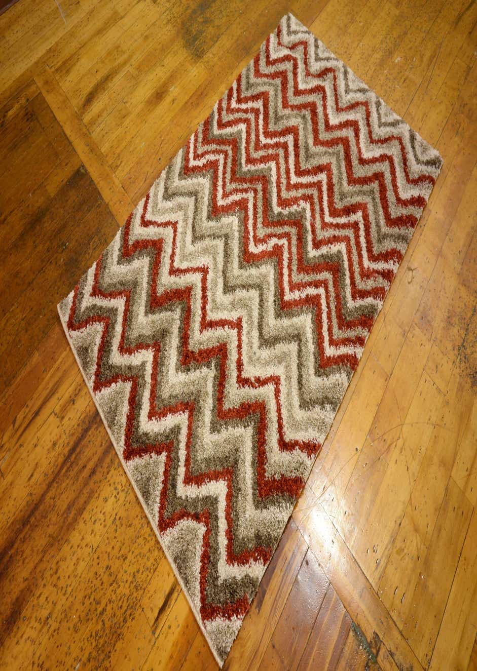 red-3-3-x-5-3-chevron-rug-esalerugs