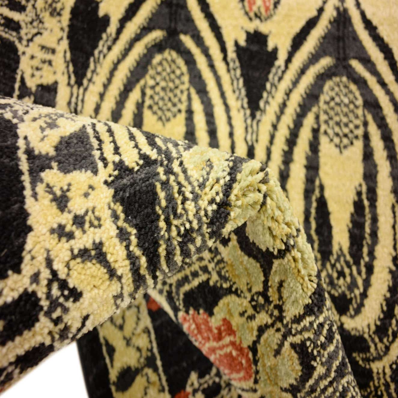 Black 2' 7 x 10' Kensington Runner Rug | eSaleRugs