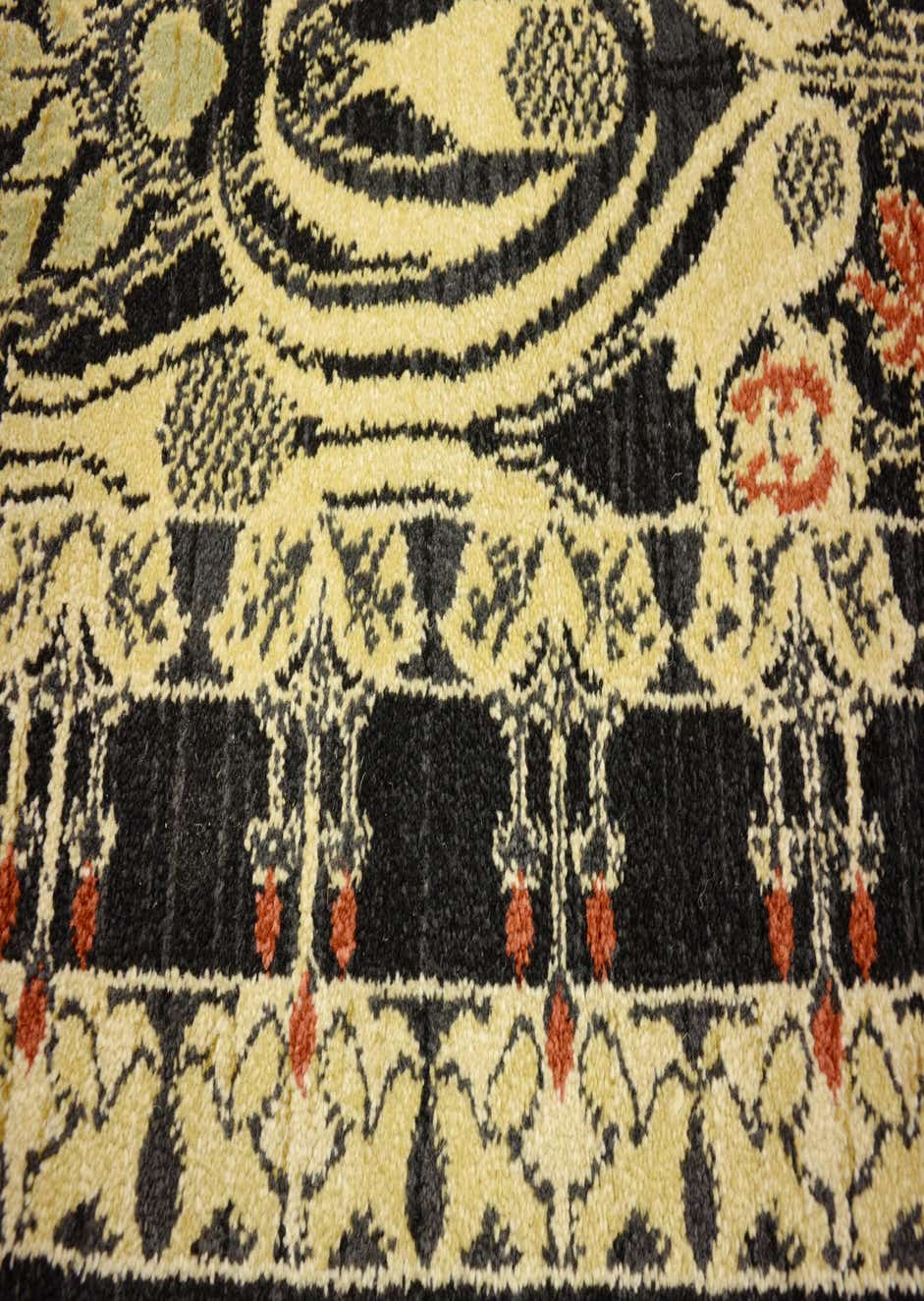 Black 2' 7 x 10' Kensington Runner Rug | eSaleRugs