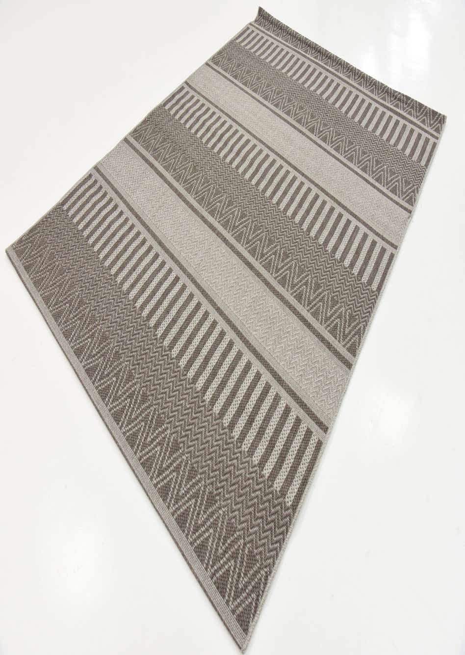 Dark Gray 5' 3 x 7' 7 Outdoor Indoor / Outdoor Rug | eSaleRugs