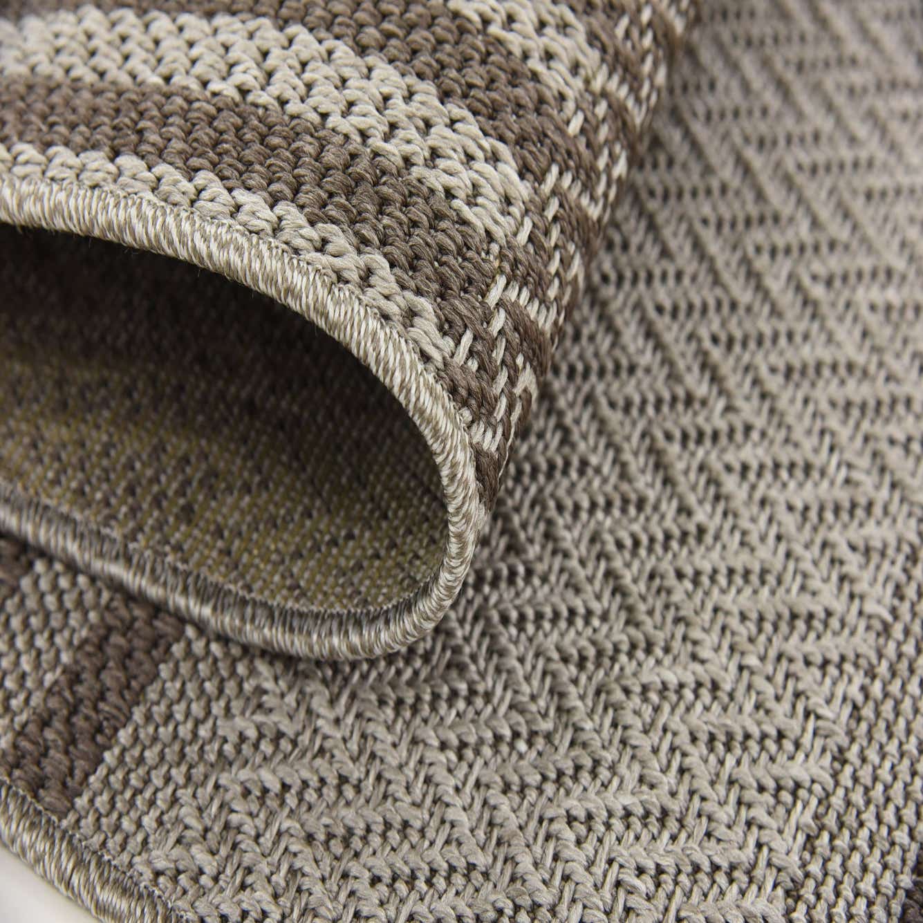 Dark Gray 5' 3 x 7' 7 Outdoor Indoor / Outdoor Rug | eSaleRugs