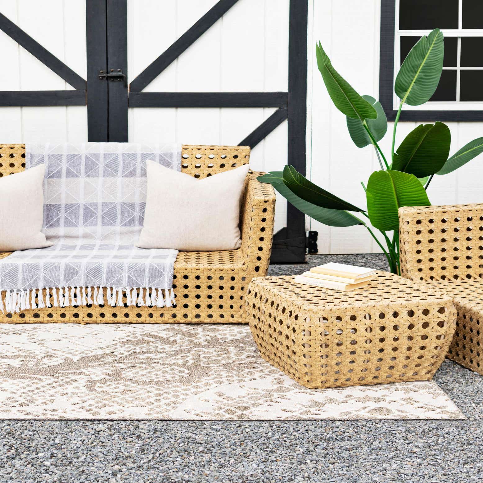 Cream 7' x 10' Outdoor Modern Rug | Rugs.com