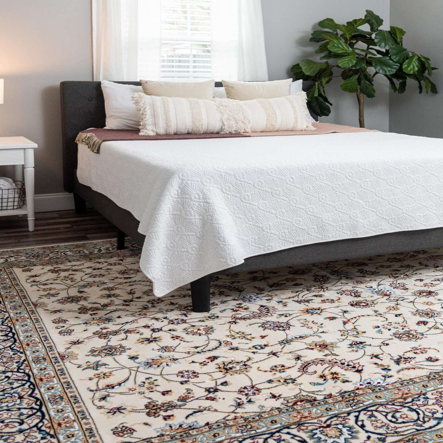 Ivory 5' x 8' Nain Design Rug | eSaleRugs