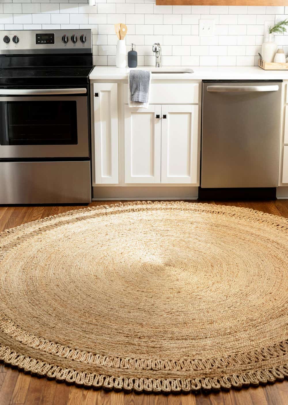 Natural 8' x 8' Hand Braided Jute Round Rug | eSaleRugs