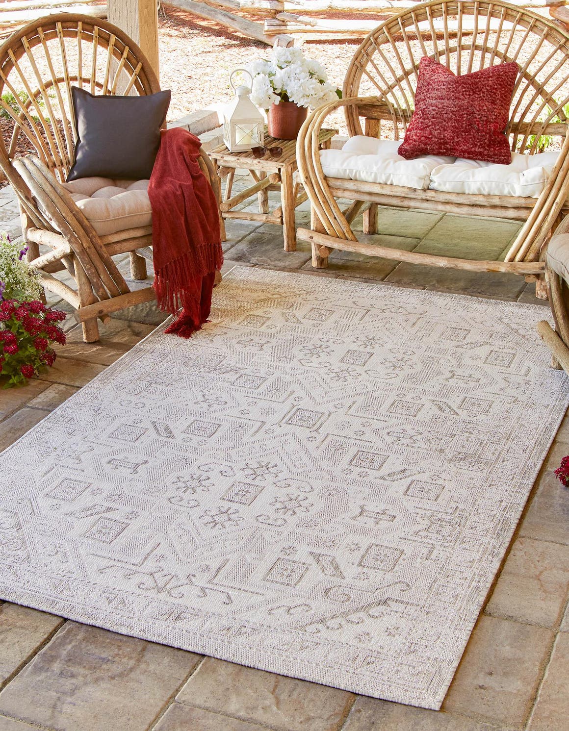 Light Gray 9' x 12' Outdoor Aztec Indoor / Outdoor Rug | eSaleRugs