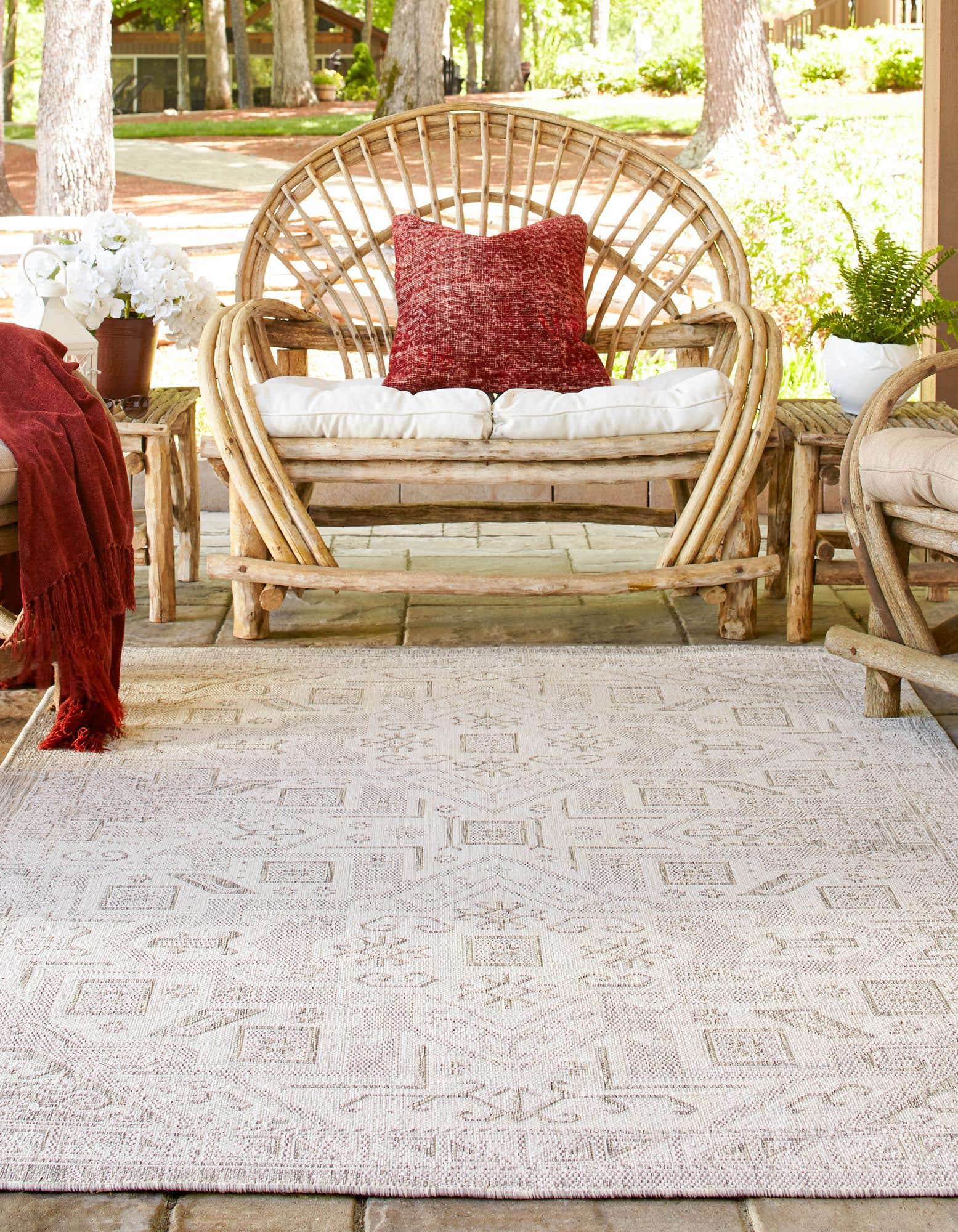 Light Gray 9' x 12' Outdoor Aztec Indoor / Outdoor Rug | eSaleRugs