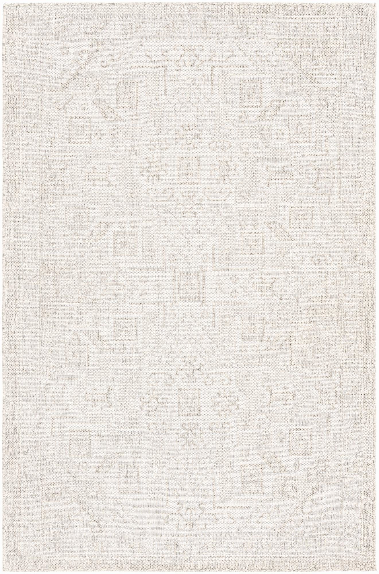 Light Gray 5' 3 x 7' 10 Outdoor Aztec Rug | Rugs.com